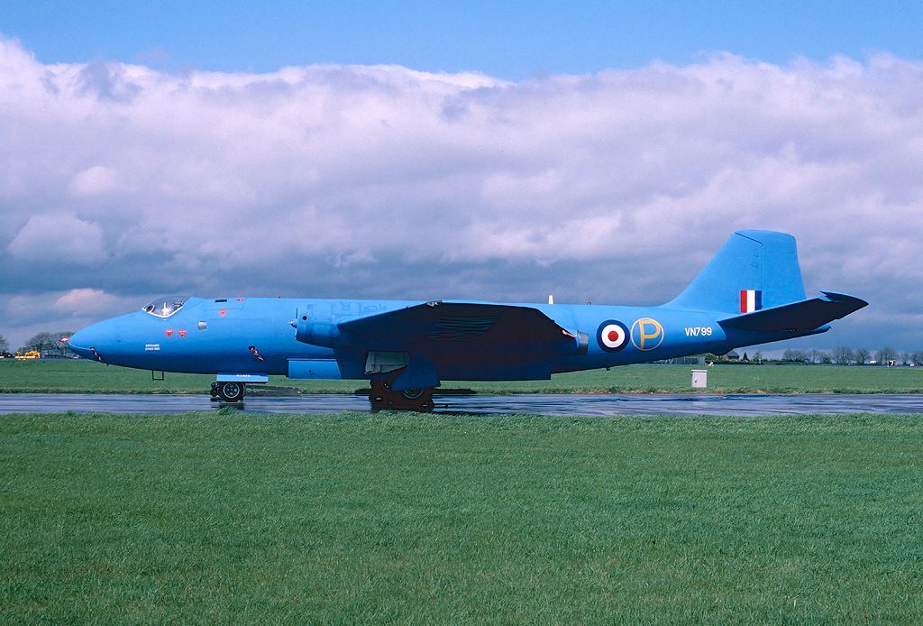 RAF Wyton 1980-1995 Pt 2 231 OCU and the Canberra trainers - Aviation ...