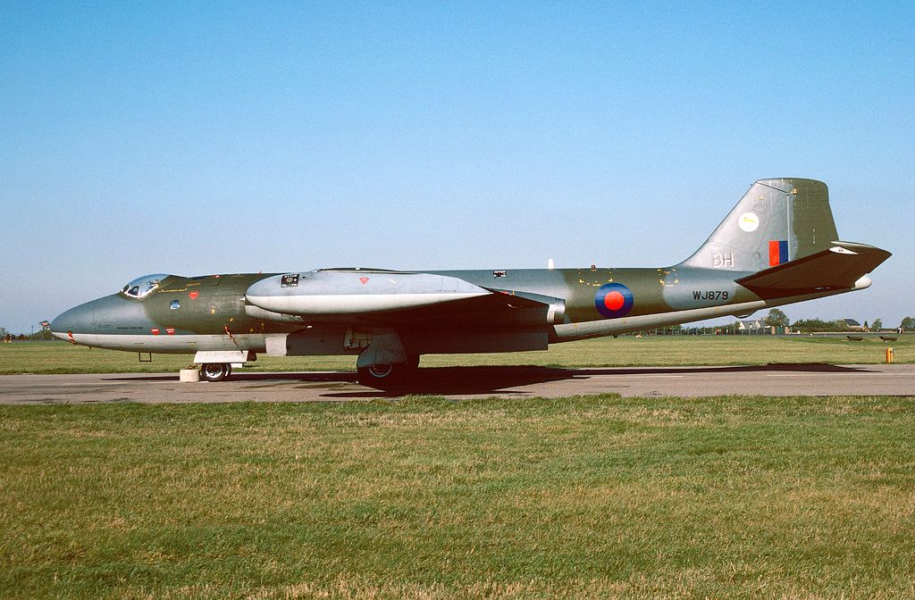 RAF Wyton 1980-1995 Pt 2 231 OCU and the Canberra trainers - Aviation ...