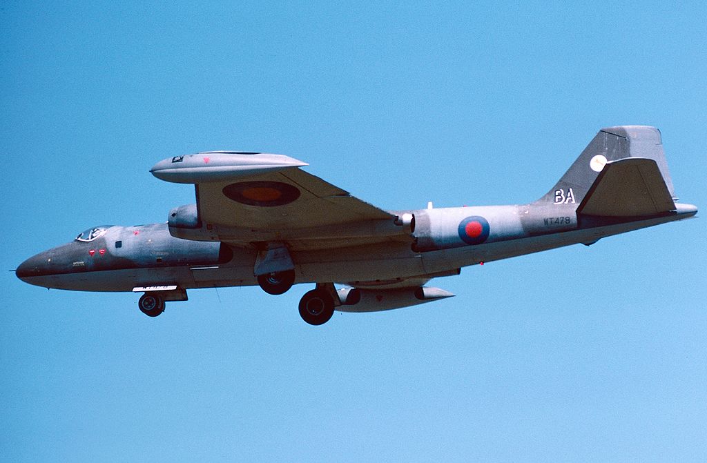 RAF Wyton 1980-1995 Pt 2 231 OCU and the Canberra trainers - Aviation ...