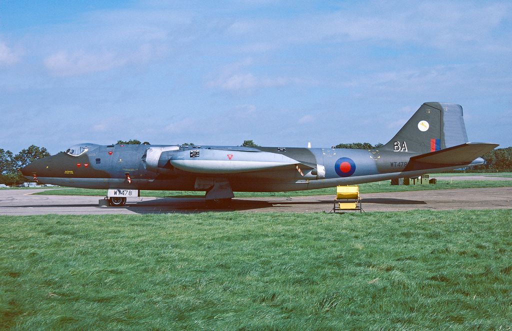 RAF Wyton 1980-1995 Pt 2 231 OCU and the Canberra trainers - Aviation ...