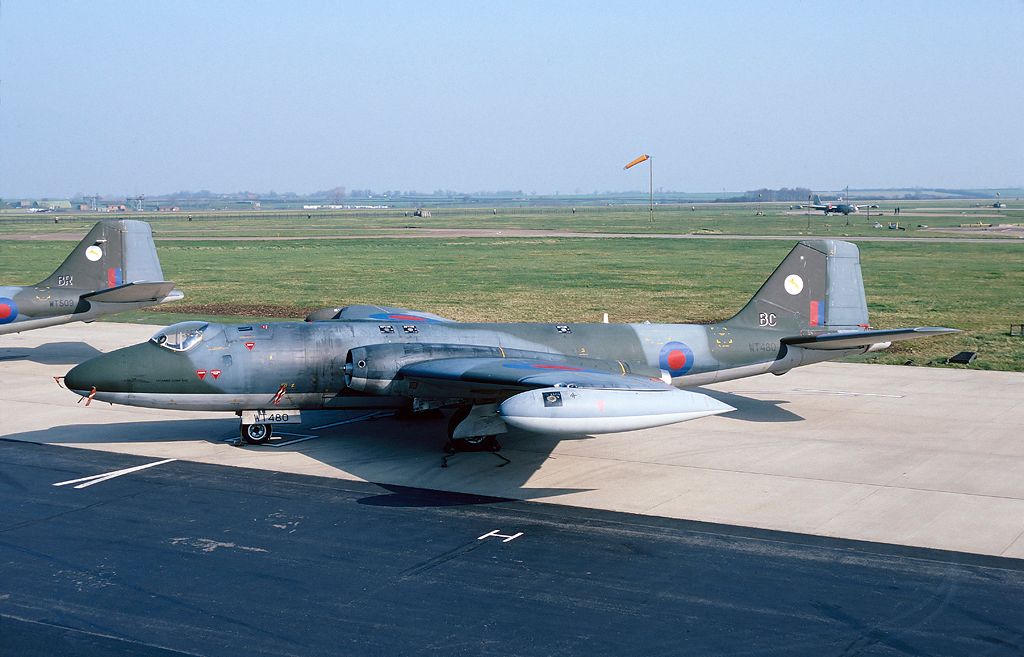 RAF Wyton 1980-1995 Pt 2 231 OCU and the Canberra trainers - Aviation ...