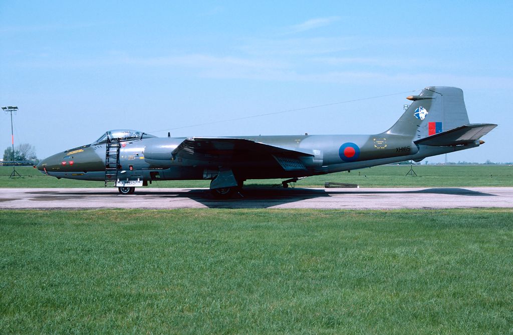 RAF Wyton 1980-1995 Pt 3 1 PRU/39 Sqn and Canberra recce - UPDATED 31 ...