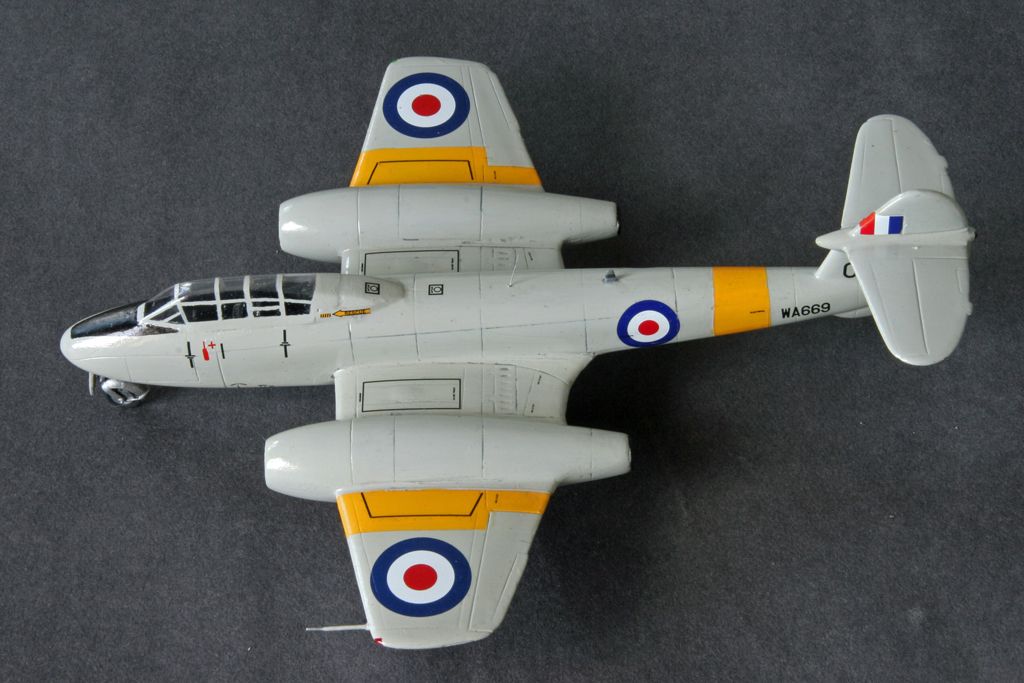 The Vintage Pair Meteor T.7s in 1/72 - UK Airshow Review Forums