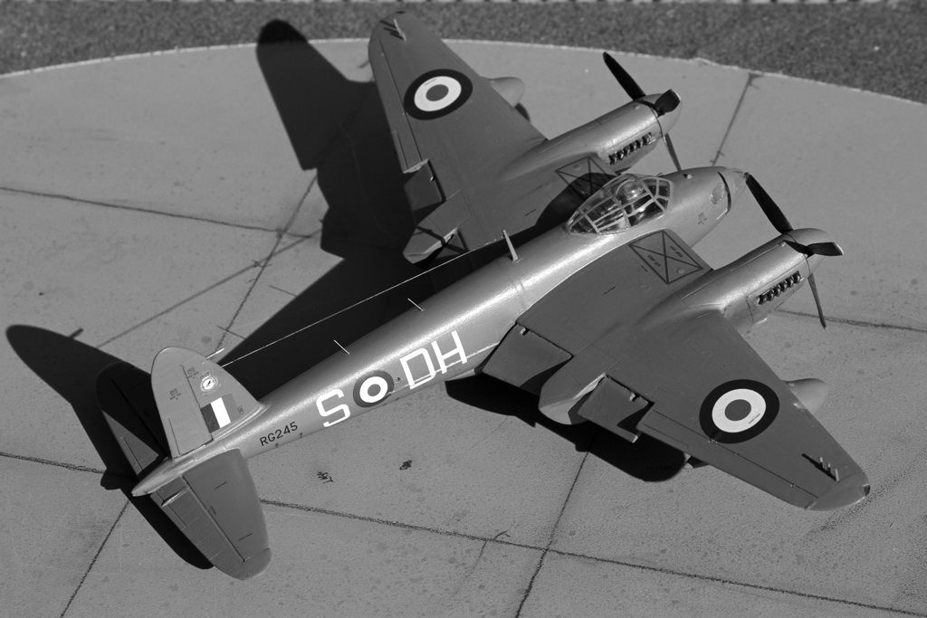 Tamiya 1/72 Mosquito B.IV with Paragon ResinPR.34 conversion - FINISHED ...
