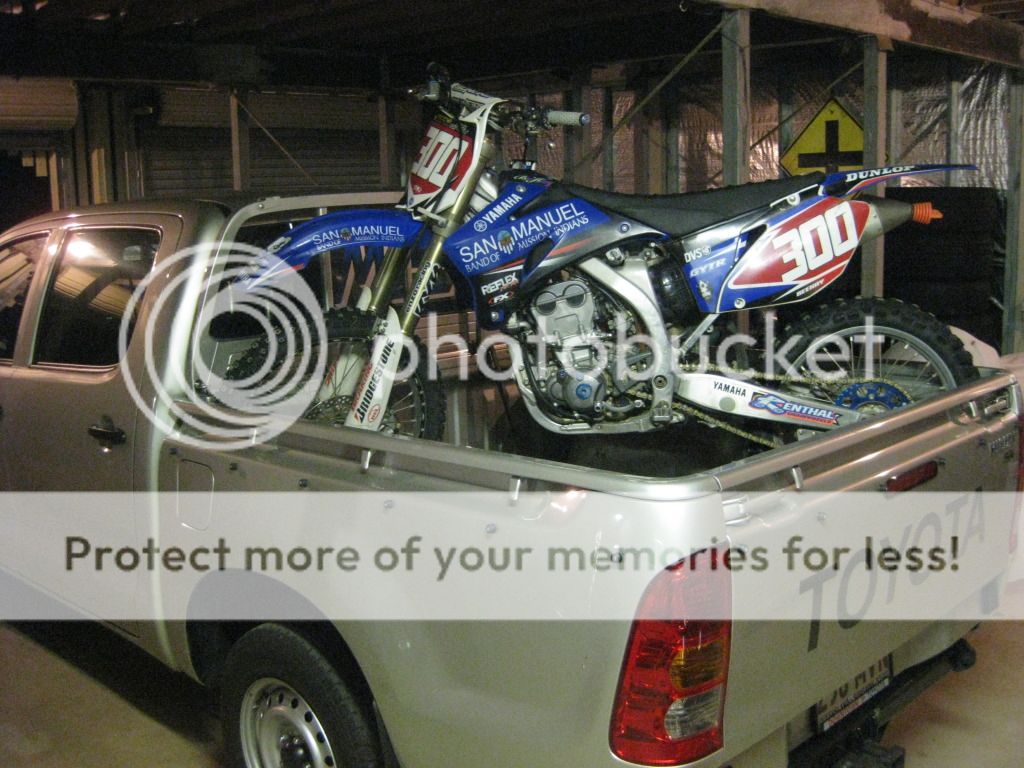 Do dirtbikes fit in a dual cab tray back ute? : r/Motocross